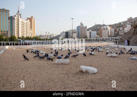 Jannat al-Mualla is Muslim graveyard in Mecca, Saudi Arabia. Jannatul ...