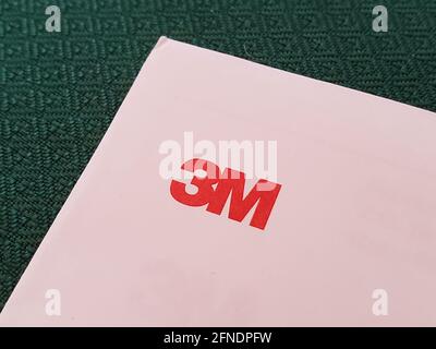 Close-up of logo on corner of box for Papa John's pizza, Pleasant Hill ...