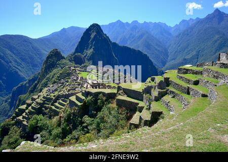 Inca ruined city with Mount Huayna Picchu, Machu Picchu, Urubamba ...