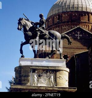 Equestrian Statue of Gattamelata by Donatello, 1453, Piazza del Santo ...