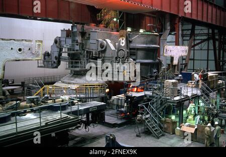 Thyssen Krupp Stahl AG Stahlwerk Hamborn (Duisburg): casting-rolling ...