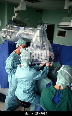 Removal of an angioma (tumour of the vascular tissue) using ...