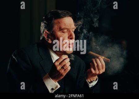Gerhard Schröder, SPD, Federal Chancellor and party leader, gives a ...