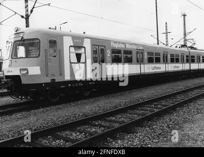 Airport Suburban railway (S8) in Munich to Munich Airport Stock Photo ...