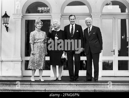 President George W. Bush Visit - 26-HK-6-54. Hurricane Katrina Stock ...