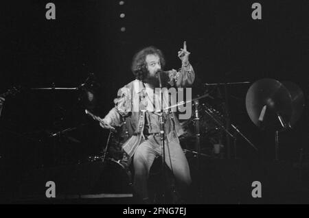 Jethro Tull in concert [automated translation] Stock Photo - Alamy