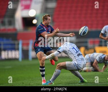 Bristol Bears' Louis Rees-Zammit breaks through during the Gallagher ...