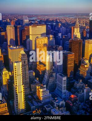 2004 HISTORICAL HISTORICAL MIDTOWN SKYLINE MANHATTAN NEW YORK CITY USA ...