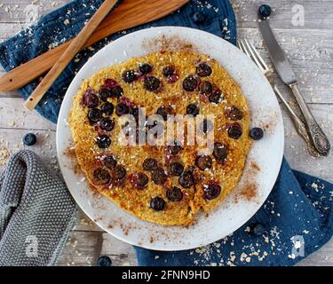 Top view of whole blueberries on sackcloth Stock Photo - Alamy