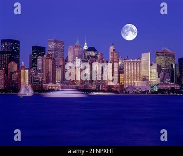 2004 HISTORICAL DOWNTOWN SKYLINE HUDSON RIVER MANHATTAN NEW YORK CITY ...