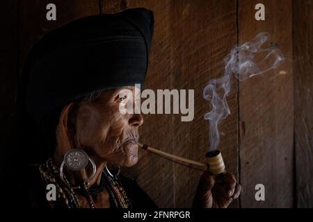 Akhe tribe, Myanmar Stock Photo - Alamy