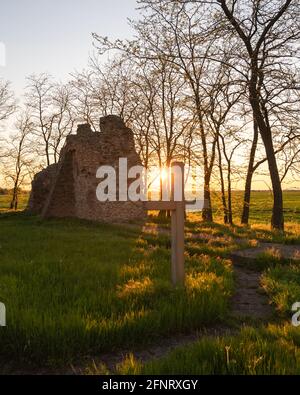 The Csomorkanyi church ruins is a less famous historical heritage in ...