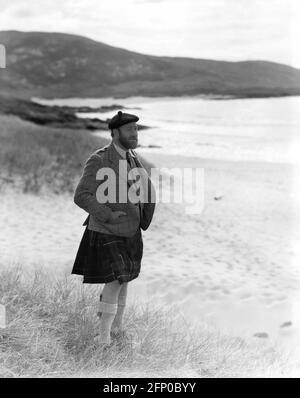 JAMES ROBERTSON JUSTICE Publicity Portrait in Scottish Kilt for WHISKY ...