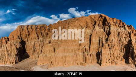 The Eroded Escarpment of The Canyon Caves, Cathedral Gorge State Park ...