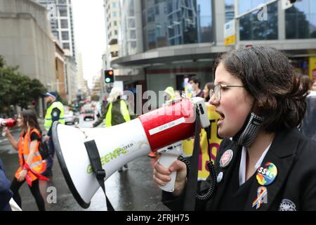 Sydney, Australia. 21st May, 2021. School children and other climate ...