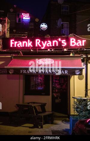 Frank Ryans bar, a traditional Irish pub selling wood fired pizza in ...
