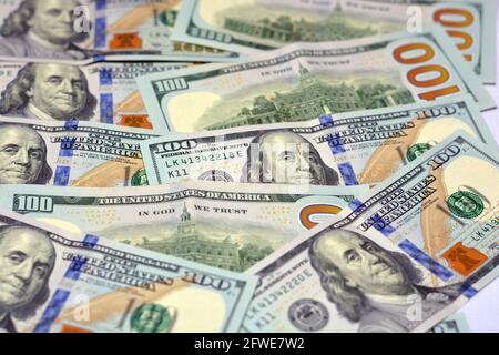 100 Dollars banknote, Benjamin Franklin and Independence Hall, USA, 2006 Stock Photo - Alamy