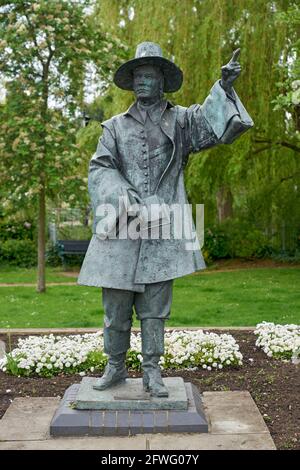 statue of sameul stone founder of hartford Stock Photo - Alamy
