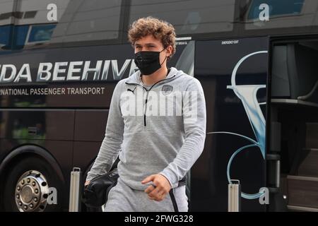 Callum Styles #4 of Barnsley arrives at the Liberty Stadium Stock Photo ...