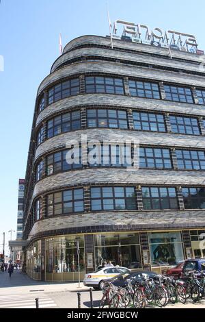 Wertheim department store in Wroclaw, 1930 Stock Photo - Alamy