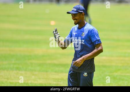 Bangladesh’s Mustafizur Rahman (M) attends a training session at the ...