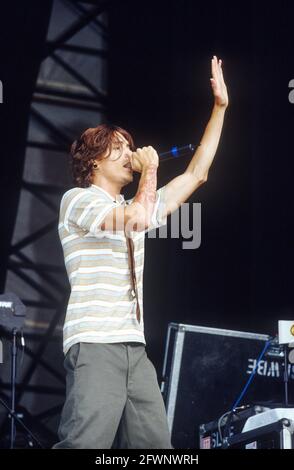 Incubus at the Reading Festival 25th August 2002, Reading, Berkshire ...