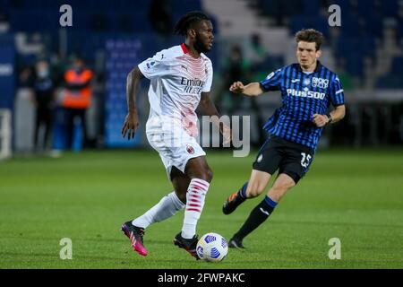 BERGAMO, ITALY - MAY 23: Franck Kessie of AC Milan and Marten de Roon ...