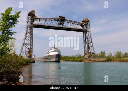 The Ojibway freight ship passing under bridge 5, also known as the ...