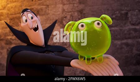 MONSTER PETS: A HOTEL TRANSYLVANIA SHORT FILM, from left: Tinkles ...