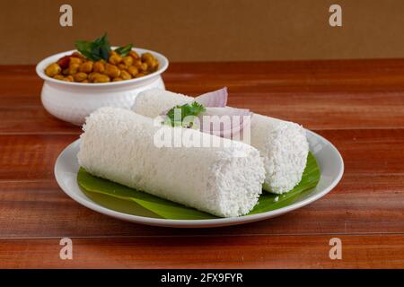 Puttu/Raw rice puttu/Arisi Maavu Puttu with chana curry/ kadala curry ...
