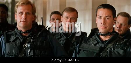 USA. Keanu Reeves and Jeff Daniels in a scene from the (C)Twentieth ...