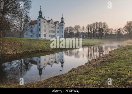 Moat surrounding Ahrensburg Castle, Ahrensburg, Schleswig-Holstein ...