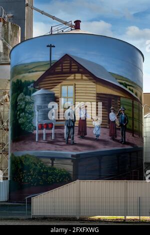 Silo Art at Colbinabbin, Victoria, Australia Stock Photo - Alamy