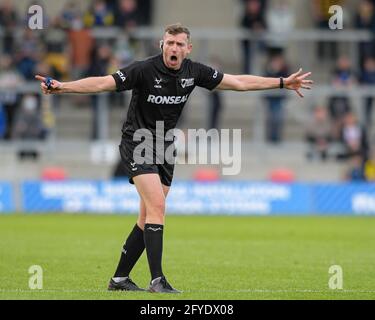 Eccles, UK. 27th May, 2021. Ryan Lannon (11) of Salford Red Devils ...