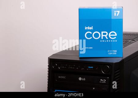 Intel Core i7 11th Gen Processor Stock Photo - Alamy