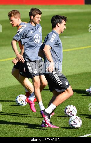 from left: Mats Hummels, Thomas Mueller (Football, Germany), Bjoern ...