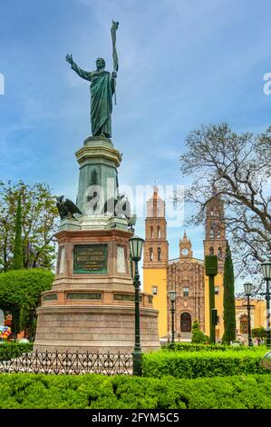 Statue of Miguel Hidalgo, Dolores Hidalgo, Mexico Stock Photo - Alamy