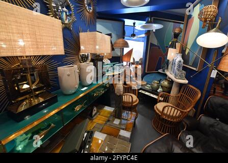 Illustrations of Saint Tropez. Art Gallery Saint Tropez, southeastern ...