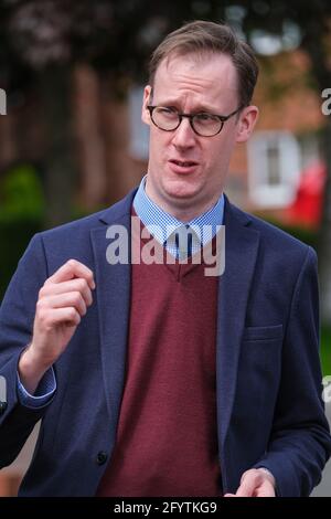 Tom Randall MP visiting an Openreach fibre project in Arnold ...