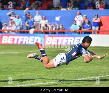 Wakefield, England - 30 May 2021 - Wakefield Trinity players ...