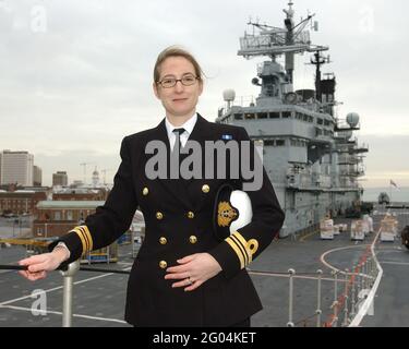 CAREERS PIC LT. COMMANDER SHARON MALKIN ALONGSIDE HMS VICTORY AT ...