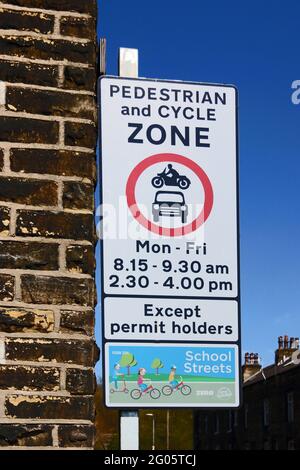 Restricted Pedestrian and Cycle Zone sign, Mytholmroyd Stock Photo - Alamy
