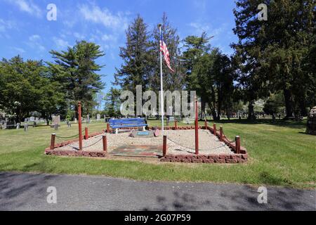 Historic Yaphank Cemetery Long Island New York Stock Photo - Alamy