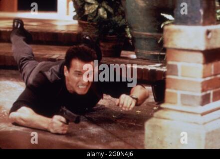 ERASER 1996 Warner Bros film with Arnold Schwarzenegger and Vanessa ...