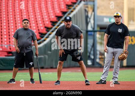 Benjamin Gil manager of Los Mariachis de Guadalajara Training of the ...