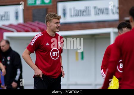 Llanelli, UK. 3rd June, 2021. Sion Spence of Wales u21 during training ...