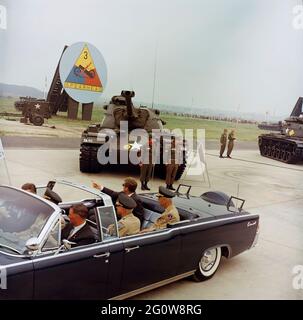 KN-C29260 25 June 1963 Trip to Europe: Germany, Hanau: Arrival at ...