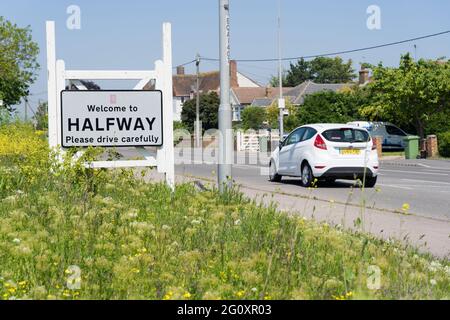 Country border sign for Halfway erected on road side, Kent, England ...