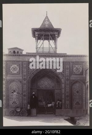 Mosque of the Sjah (Masjed-e Shah) in Isfahan, Persia Stock Photo - Alamy