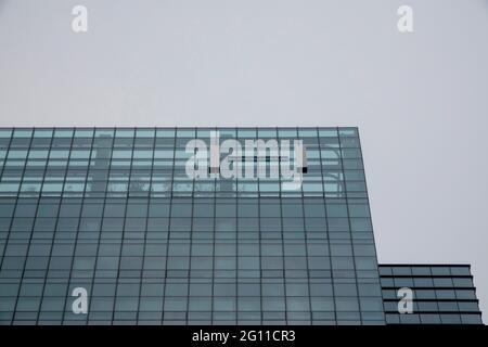 HYBE, June 1, 2021 : The new headquarters building of HYBE in Seoul ...